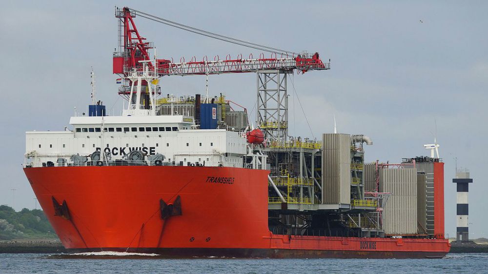 Dockwise Heavy Lift Ship Will Transport USS Fitzgerald